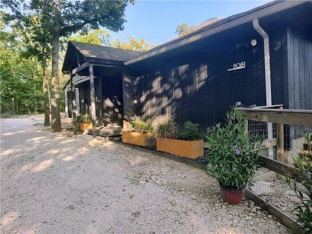 8081 Perry Ln, College Station, TX 77845