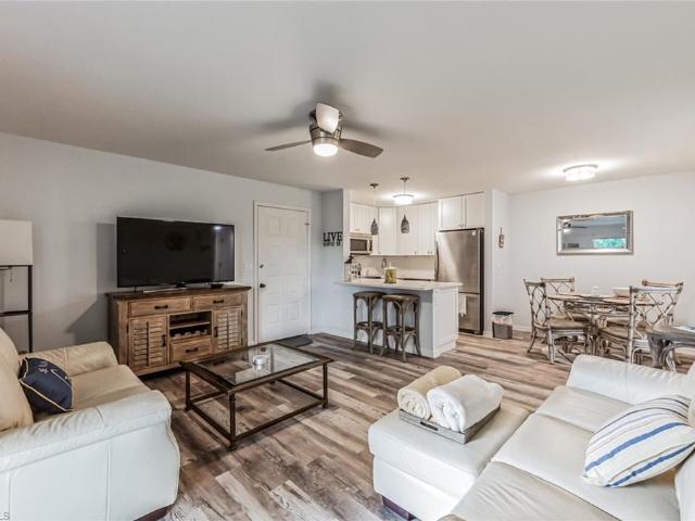 8081 S Woods Cir, Unit 10, Fort Myers, FL 33919 | MLS #225064