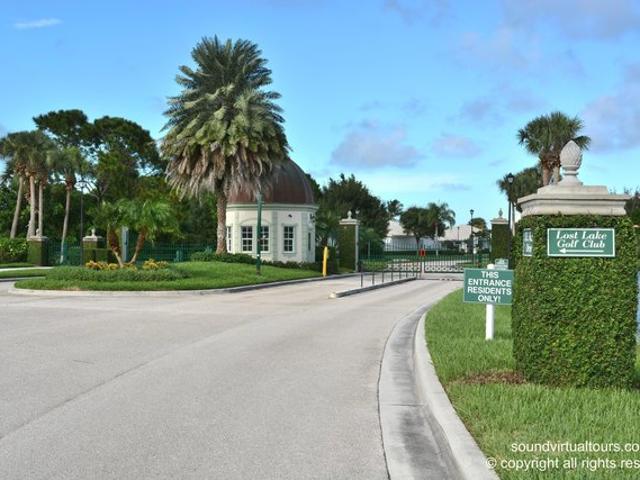 8081 SE Double Tree Dr, Hobe Sound, FL 33455