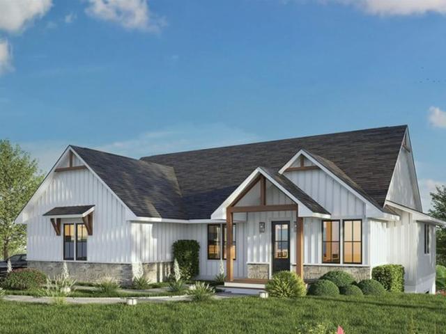 8082 S Skye Hill Dr, Traverse City, MI 49684