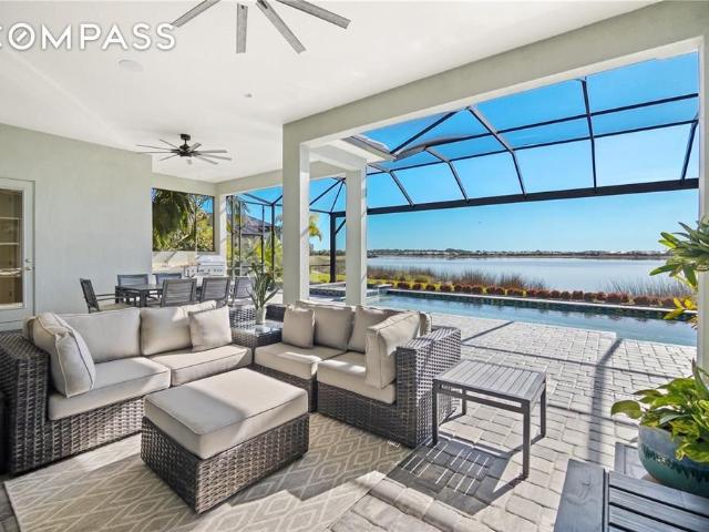 8083 Waterbend Trl, Sarasota, FL