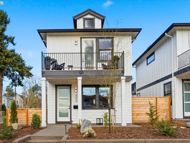 808 3rd St, Lake Oswego, OR 97034