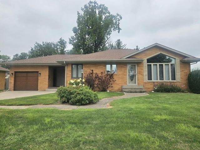 808 10th Ave, Durant, IA 52747