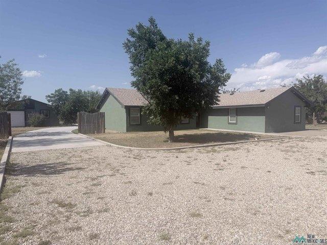 808 Castleberry Rd, Artesia, NM 88210