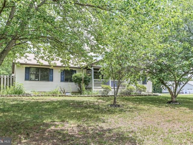 808 Cresthill Rd, Fredericksburg, VA 22405