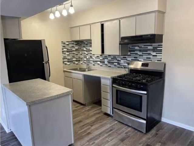 808 at South Center: Quiet community close to great amenities!