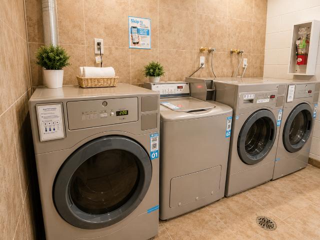808 at South Center: Quiet community close to great amenities! 1 Bedroom Apartment for Rent at 808 S Center St, Grand Prairie, TX 75051