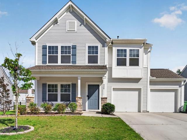 808 Atlantis St, Fuquay Varina, NC 27526