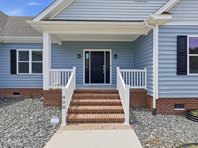 808 Broomfield Trail