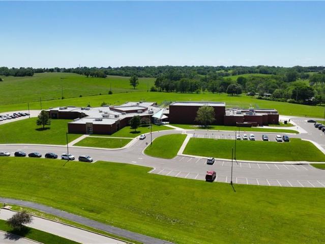 808 Glenn Cir, Raymore, MO 64083 | MLS #2604