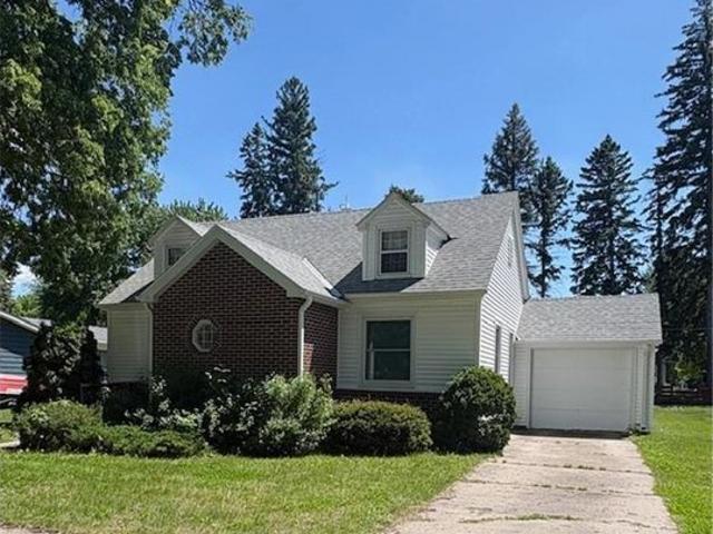 808 Grove Ave, Montevideo, MN 56265