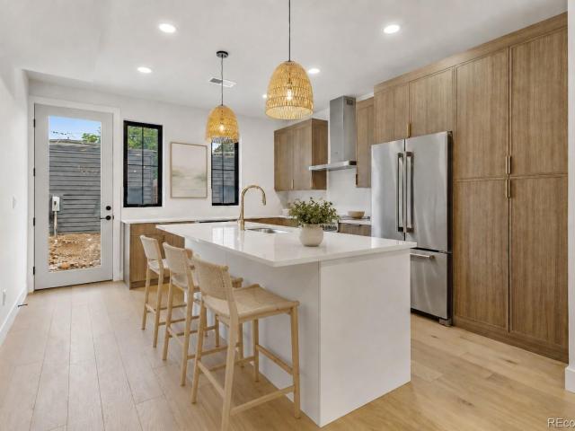 808 Dahlia Street