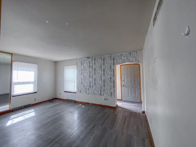 808 E 44th Place