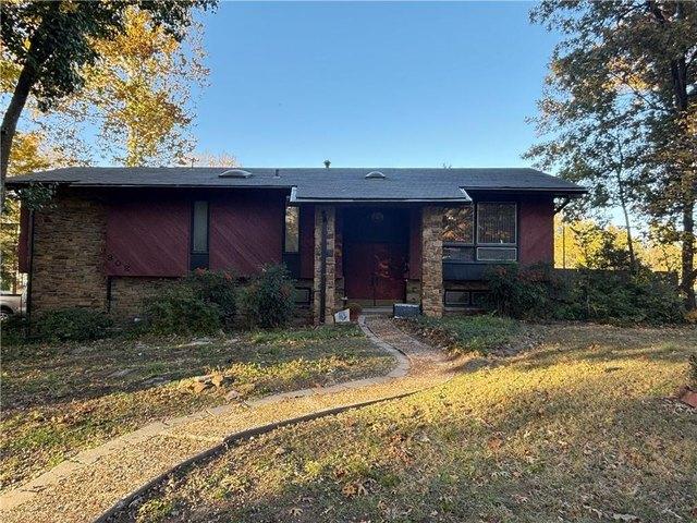 808 E 3rd St, Cherryvale, KS 67335