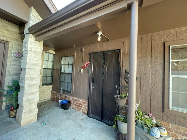808 E San Pedro St, Laredo, TX 78041 | MLS #1951