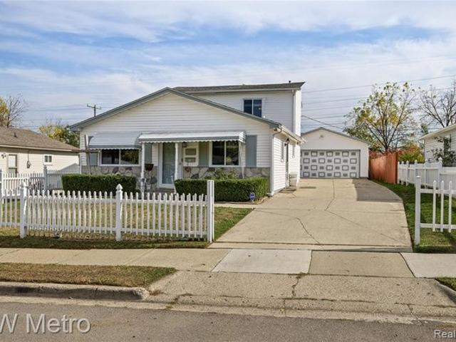 808 Kettering Ave, Pontiac, MI 48340