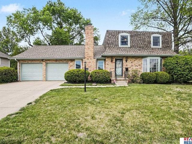 808 Hogan Dr, Papillion, NE 68046