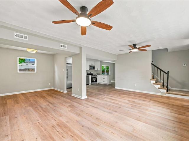 808 Holly Hedge AVE