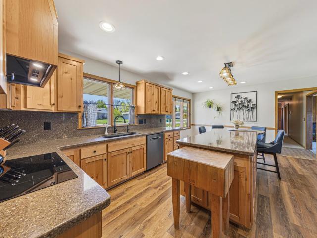 808 Hillcrest Drive