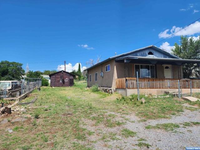808 James St, Santa Clara, NM 88026