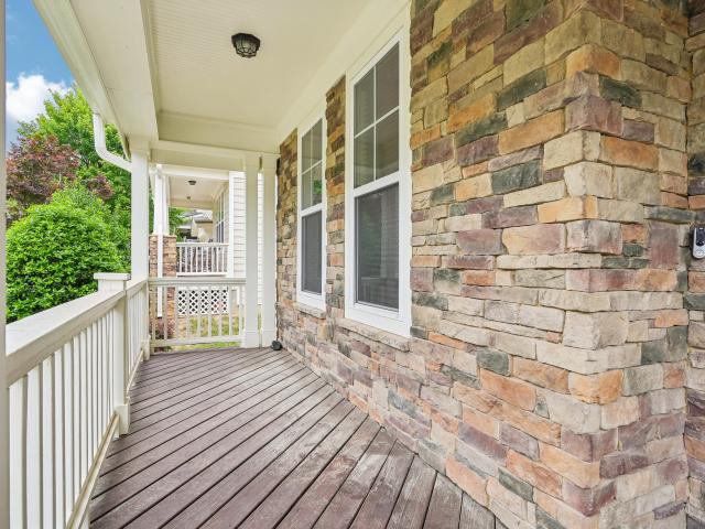 808 Laurel Garden Way
