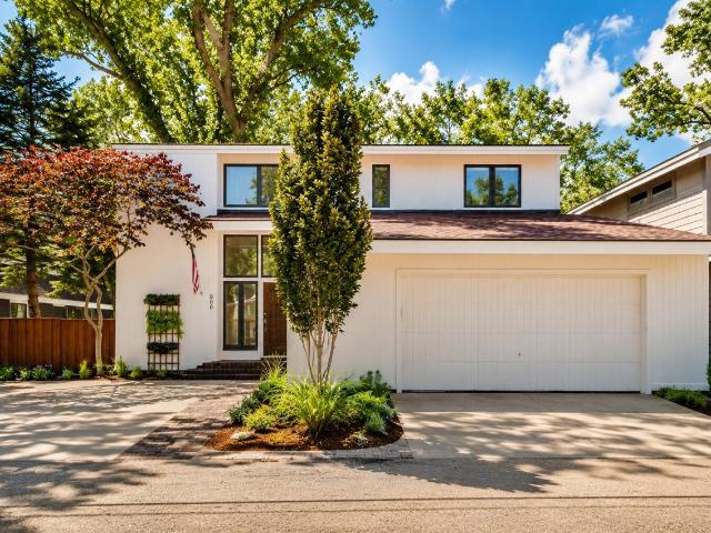 808 Lake Lane