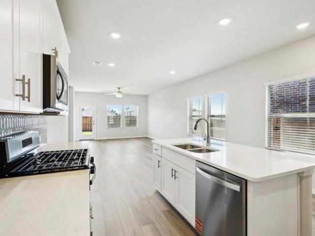 808 Leavenworth Dr, McKinney, TX 75071 | MLS #21194 | Compass