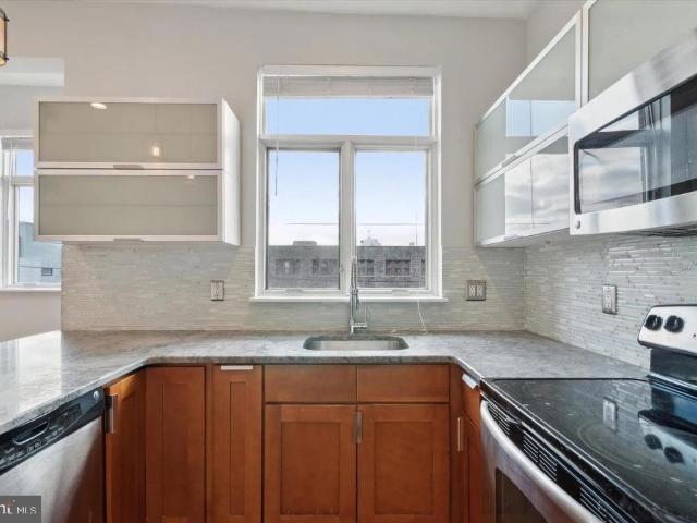 808 N 4th St, Unit 3, Philadelphia, PA 19123 | Compass