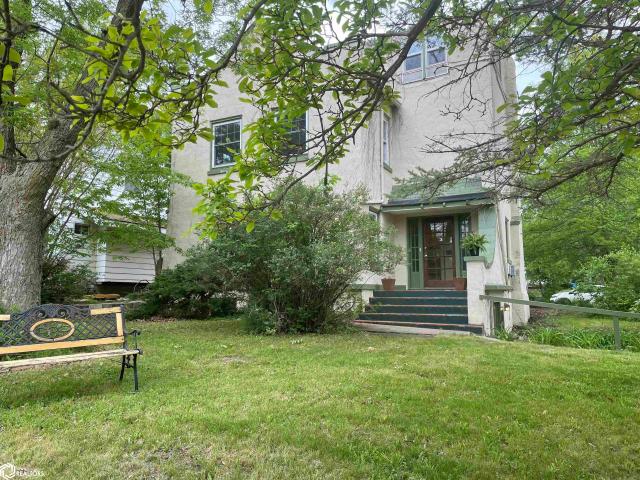 808 N 4th Street