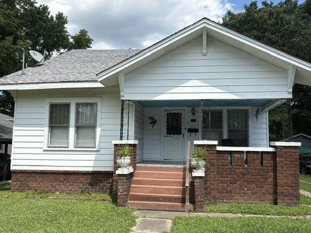 808 N 11th St, Murphysboro, IL 62966