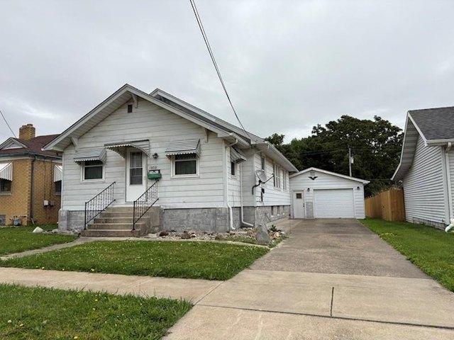 808 N 22nd St, Mattoon, IL 61938
