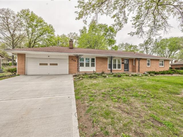 808 N Apache Drive