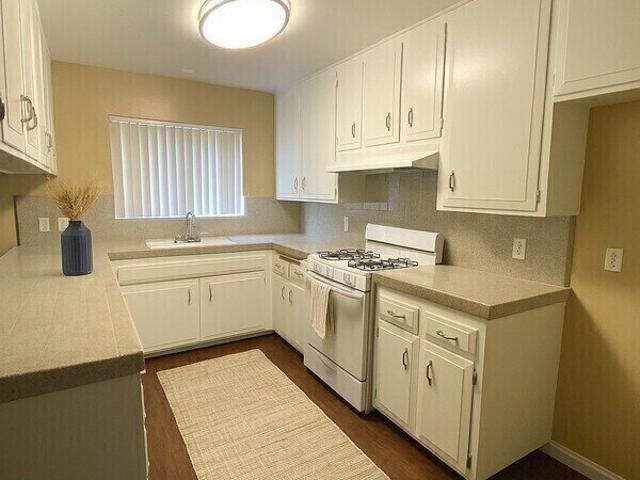 808 N. Azusa, 2 beds, 1 full and 1 half bath