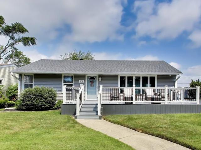 808 N Court St, Crown Point, IN 46307