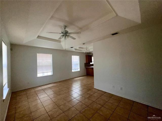 808 N Cross Lane 3