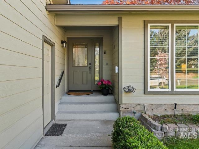 808 N Eagle Hills Way, Eagle, ID 83616 | MLS #98984 | Compass