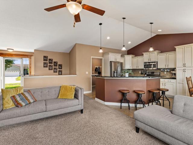 808 NW Reinhart Drive