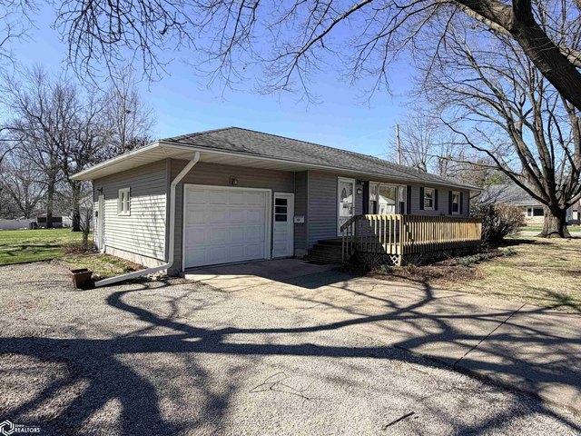 808 S 7th St, Fairfield, IA 52556