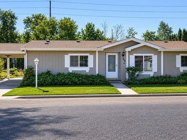 808 SE Mockingbird Dr, College Place, WA 99324
