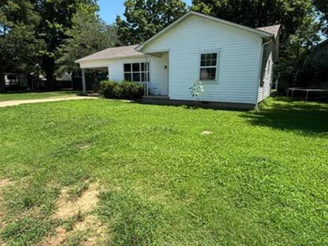 808 SW 4th St, Corning, AR 72422