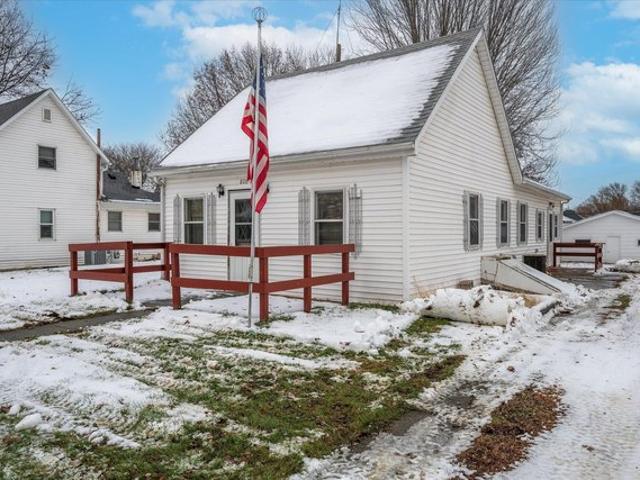 808 Park St, Woodbine, IA 51579