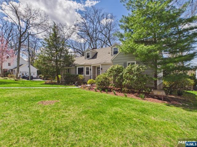 808 Parsons Rd, Ridgewood, NJ 07450 | MLS #26011 | Compass