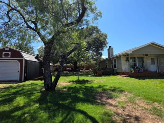 808 Pecan Ln, Cottonwood Shores, TX 78657