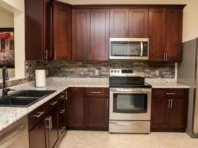 808 Rossford