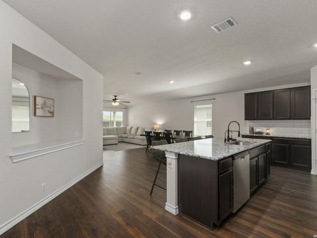 808 Red Riv, Cibolo, TX 78108