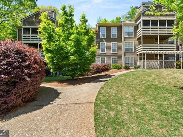 808 Riverview Dr SE, Marietta, GA 30067