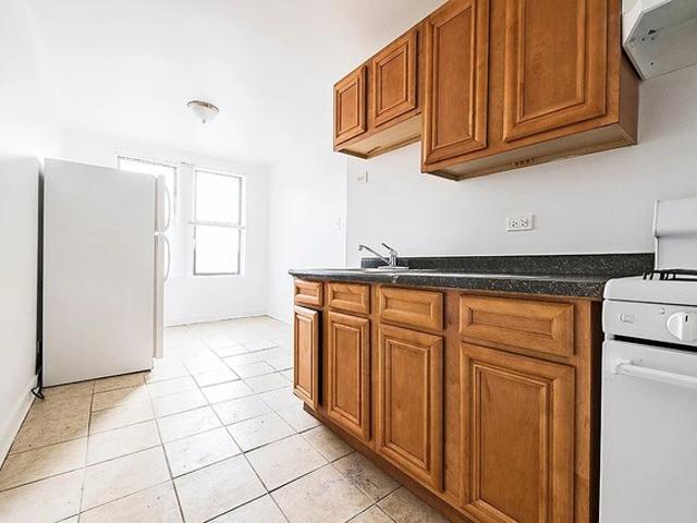 808 W 76th St, Chicago, IL 60620