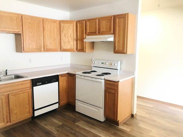 808 W Buffalo St, Rawlins, WY 82301