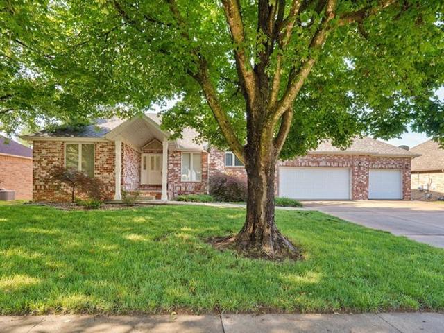 808 W Jackson Ave, Nixa, MO 65714