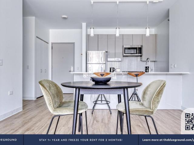 808 West Van Buren Street 2 Bedroom Apartment for Rent at 808 W Van Buren St #534, Chicago, IL 60607 Near West Side